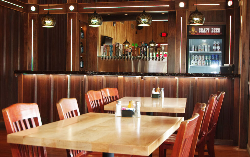 The Best Tap Room in Springfield | Hole In The Wall BBQ
